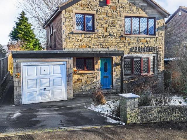 4 bedroom detached house to rent