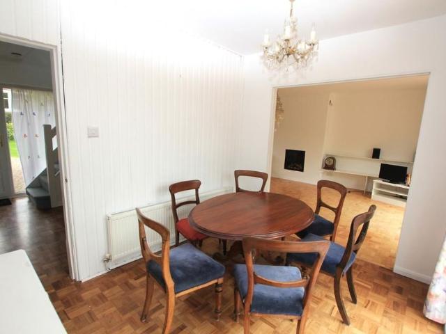 4 bedroom detached house to rent