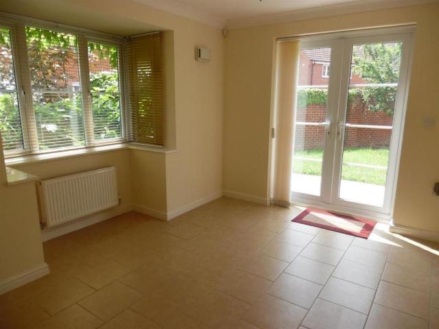 4 bedroom detached house to rent