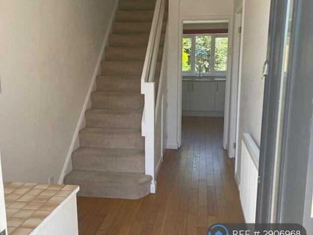 4 bedroom detached house to rent