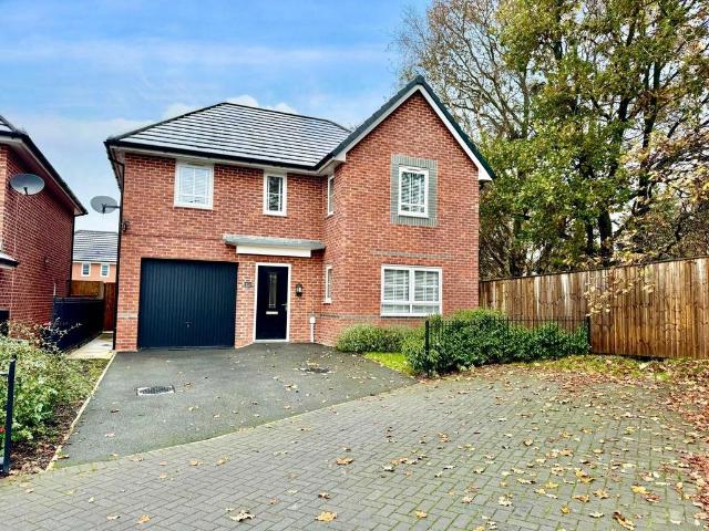 4 bedroom detached house to rent