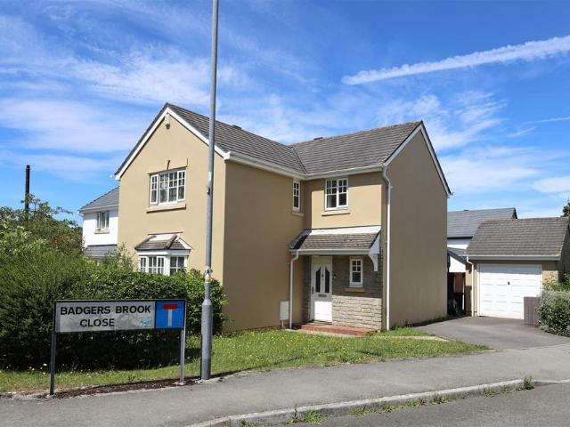 4 bedroom detached house to rent
