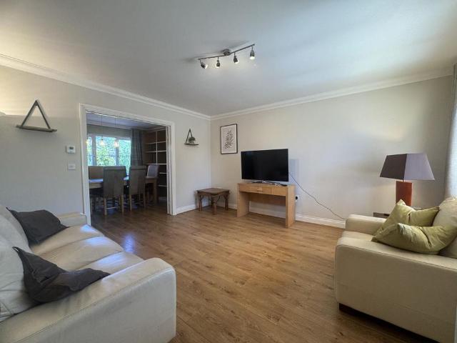 4 bedroom detached house to rent