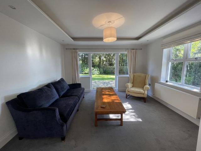 4 bedroom detached house to rent