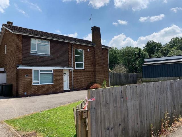 4 bedroom detached house to rent