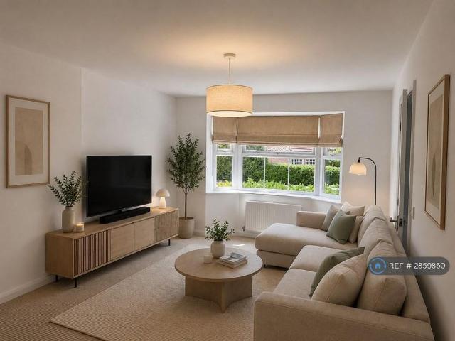 4 bedroom detached house to rent