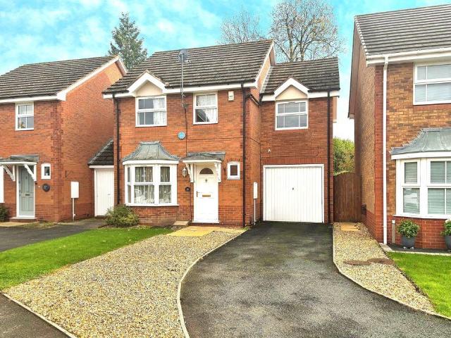 4 bedroom detached house to rent