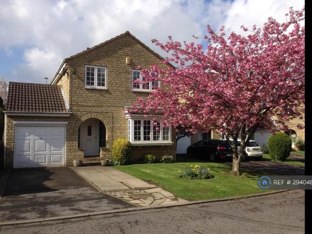 4 bedroom detached house to rent