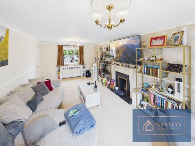 4 bedroom detached house to rent
