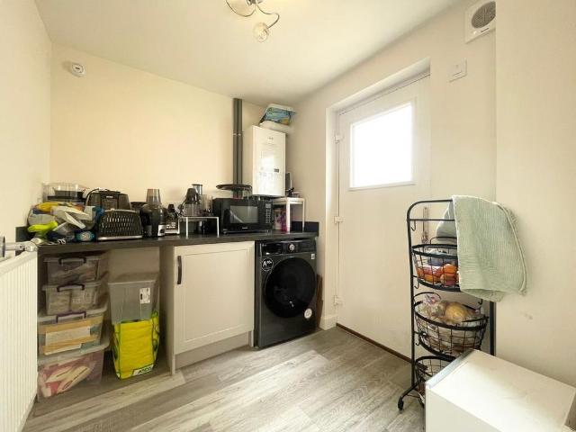 4 bedroom detached house to rent
