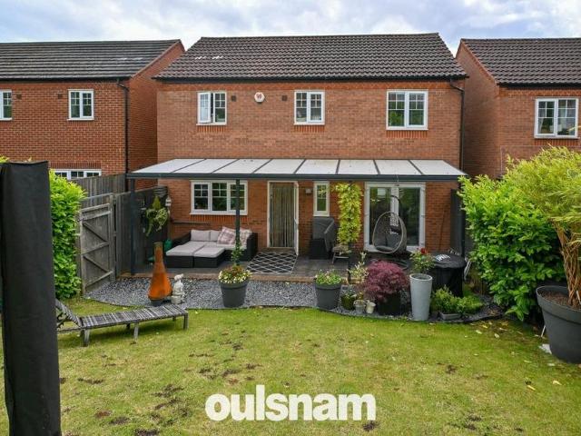 4 bedroom detached house to rent