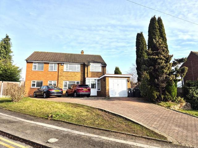 4 bedroom detached house to rent