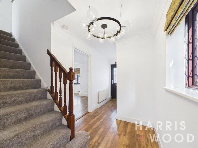4 bedroom detached house to rent
