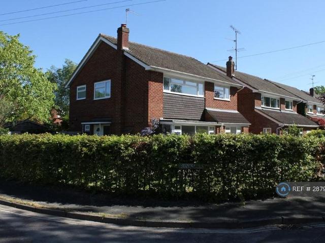 4 bedroom detached house to rent