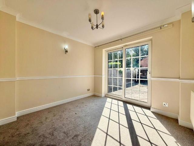 4 bedroom detached house to rent