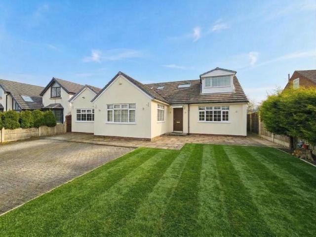 4 bedroom detached house to rent