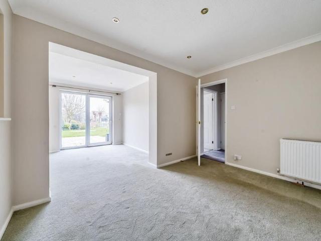 4 bedroom detached house to rent