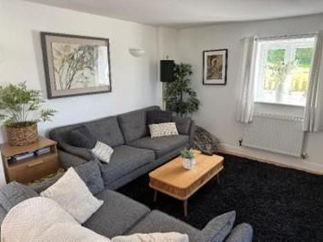 4 bedroom detached house to rent
