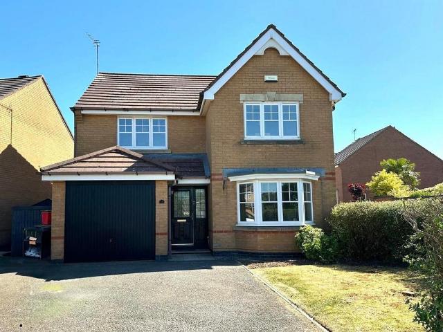 4 bedroom detached house to rent