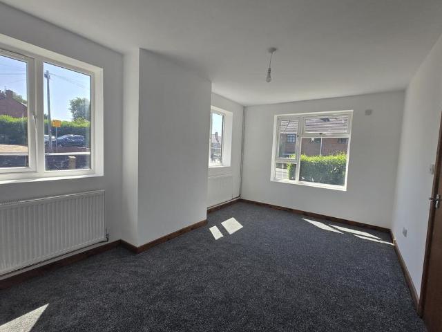4 bedroom detached house to rent