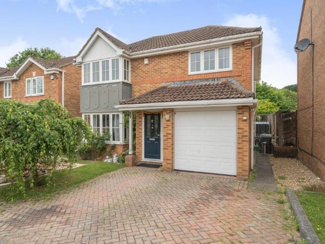 4 bedroom detached house to rent