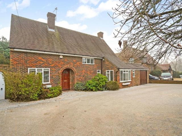 4 bedroom detached house to rent