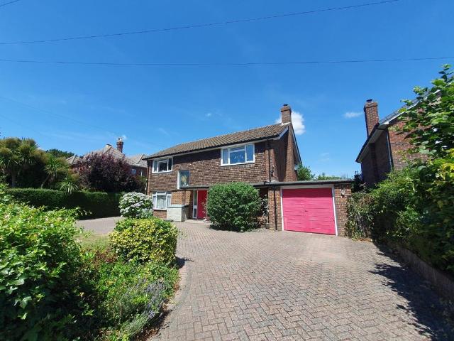 4 bedroom detached house to rent