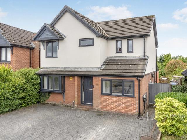 4 bedroom detached house to rent
