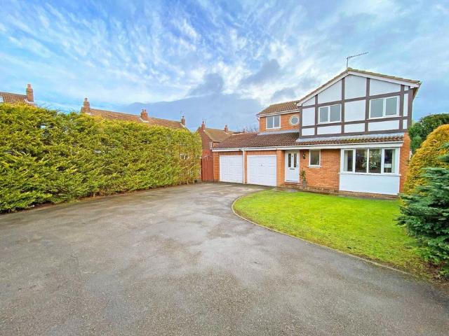 4 bedroom detached house to rent