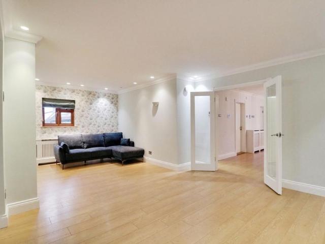 4 bedroom detached house to rent