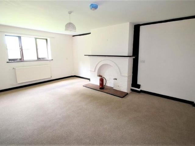 4 bedroom detached house to rent