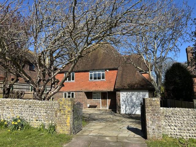4 bedroom detached house to rent