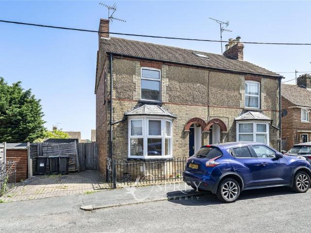4 bedroom detached house to rent