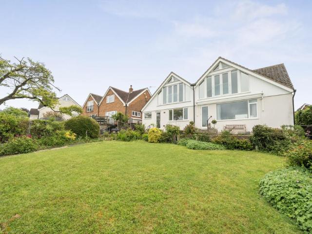 4 bedroom detached house to rent