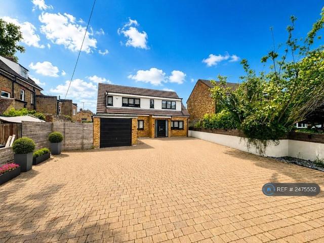 4 bedroom detached house to rent