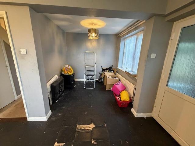 4 bedroom detached house to rent