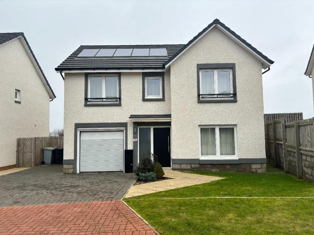 4 bedroom detached house to rent