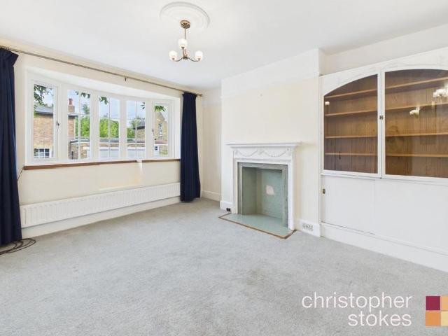 4 bedroom detached house to rent