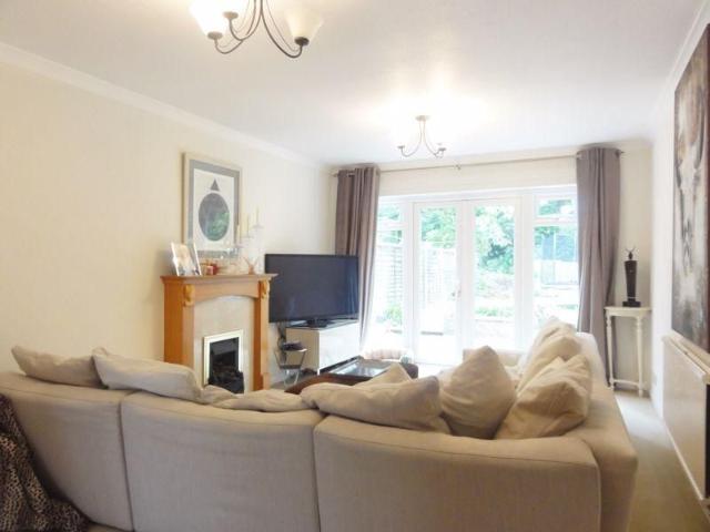 4 bedroom detached house to rent
