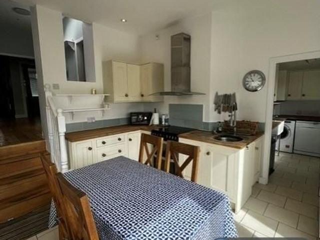 4 bedroom detached house to rent