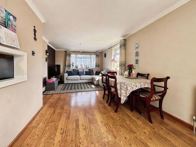 4 bedroom detached house to rent