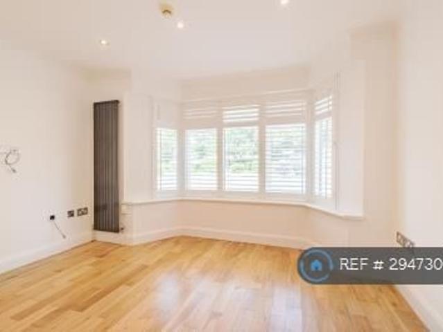 4 bedroom detached house to rent