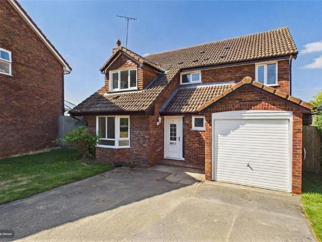 4 bedroom detached house to rent