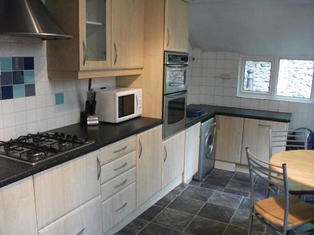 4 bedroom detached house to rent