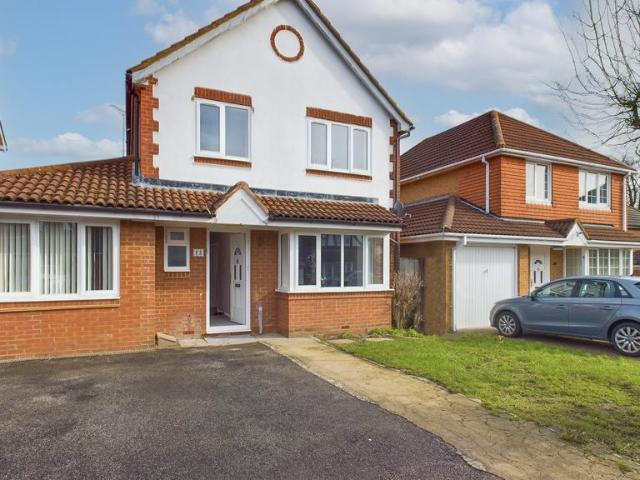 4 bedroom detached house to rent