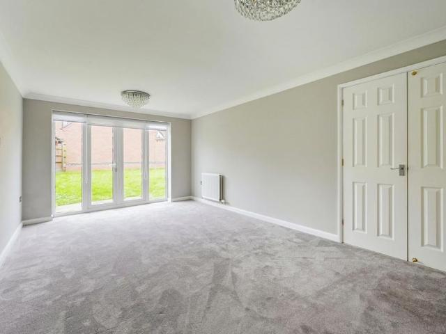 4 bedroom detached house to rent