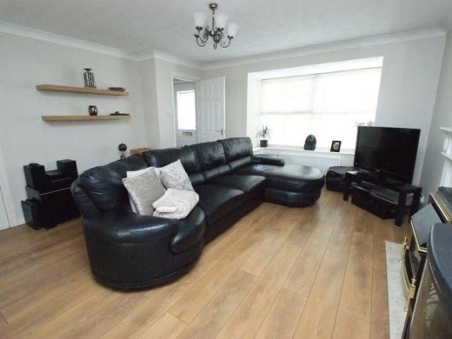 4 bedroom detached house to rent