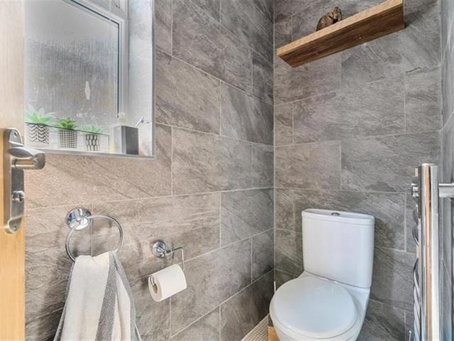 4 bedroom detached house to rent