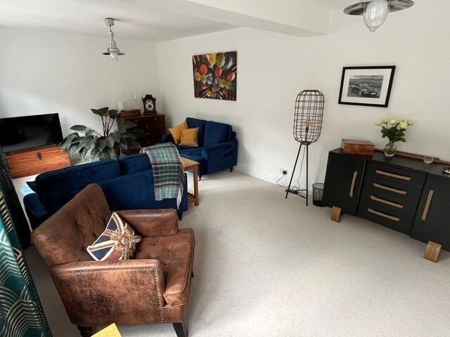 4 bedroom detached house to rent