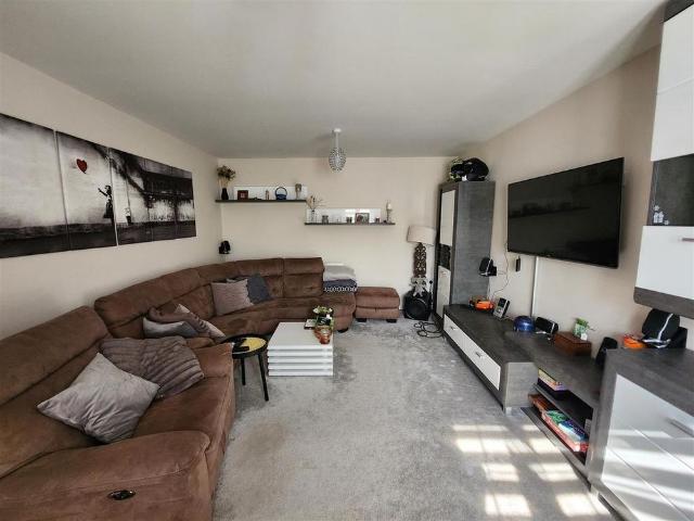 4 bedroom detached house to rent